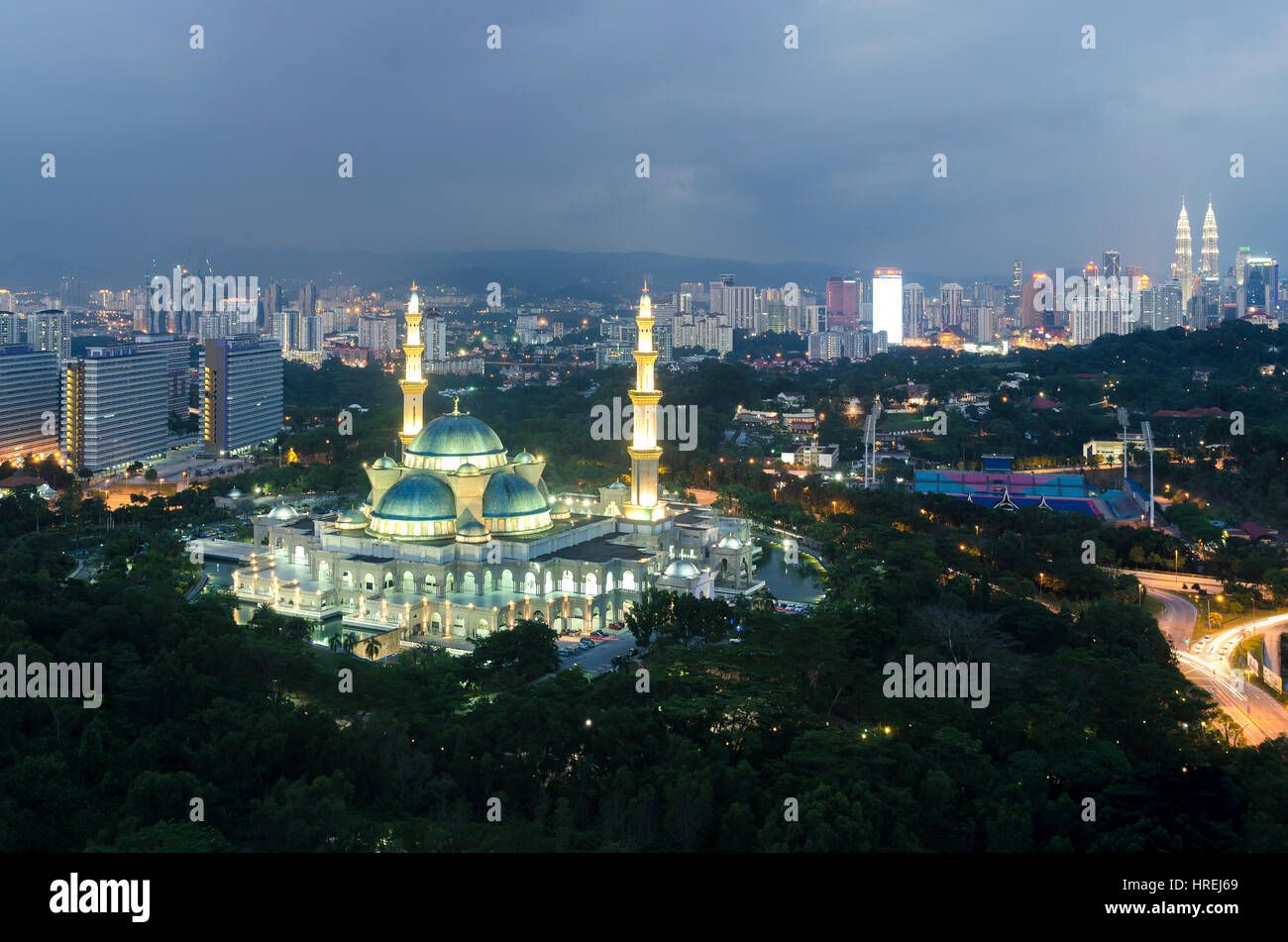Aerial view of Federal Territory Mosque in night. Federal Territory ...