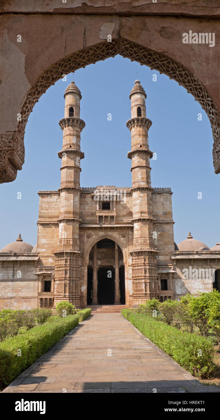 India hindu muslim temple mosque hi-res stock photography and images ...