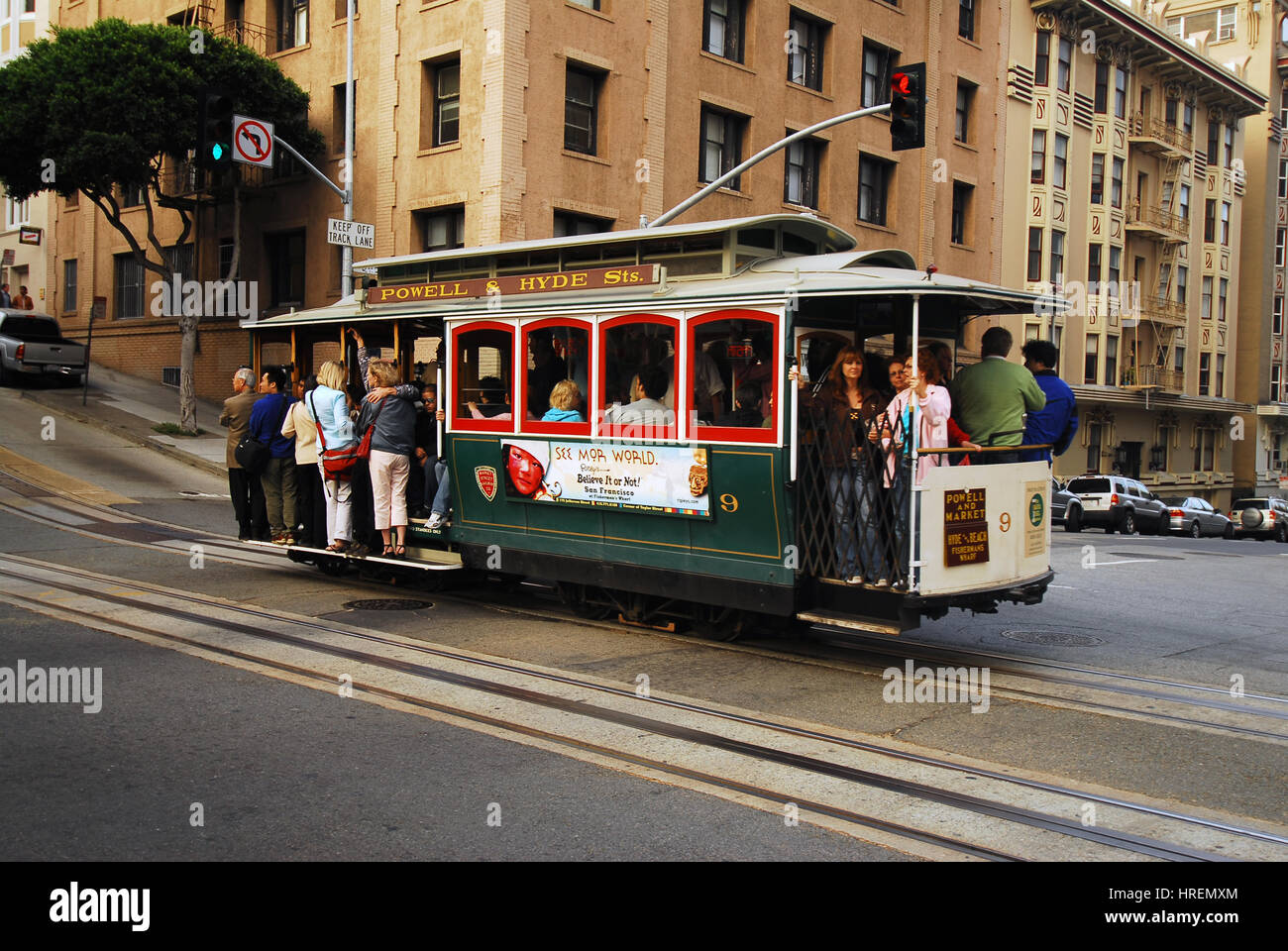 San francisco uphill street hi-res stock photography and images - Alamy