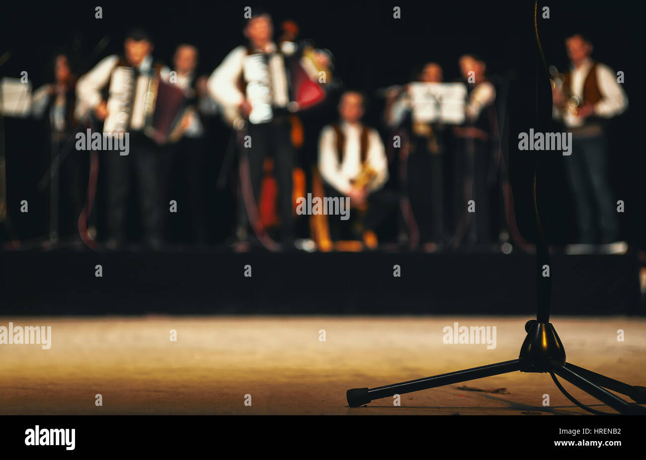 Instruments stage gig accordion hi-res stock photography and images - Alamy