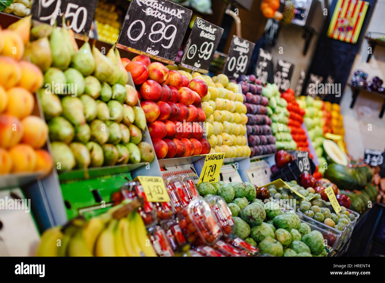 fruits on market counter Stock Photo - Alamy