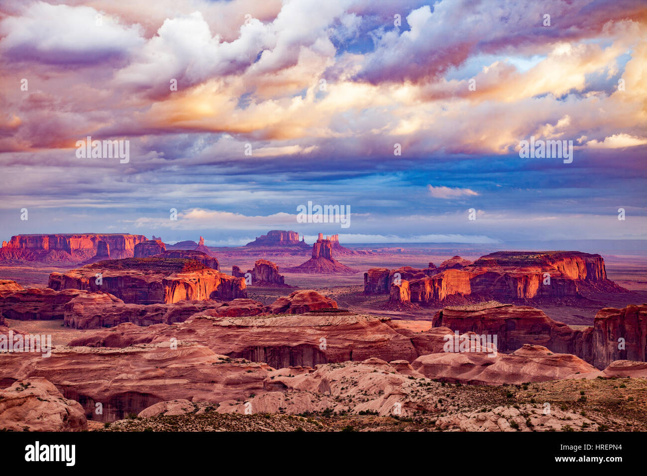 Hunts mesa monument valley hi-res stock photography and images - Alamy
