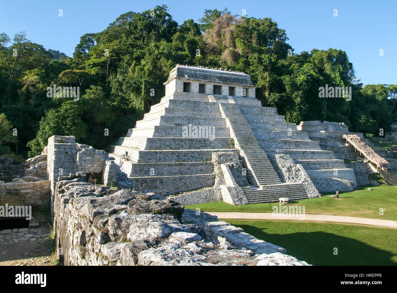 Mayan temple inscriptions in ruins hi-res stock photography and images ...