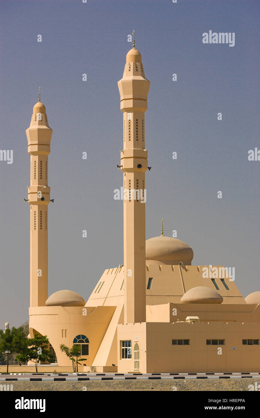 FUJAIRAH, UNITED ARAB EMIRATES - Mosque Stock Photo - Alamy