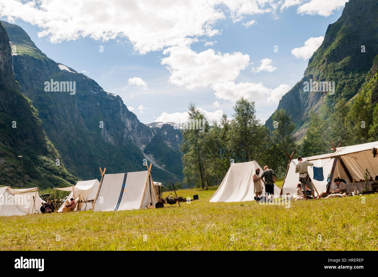 Viking village life hi-res stock photography and images - Alamy