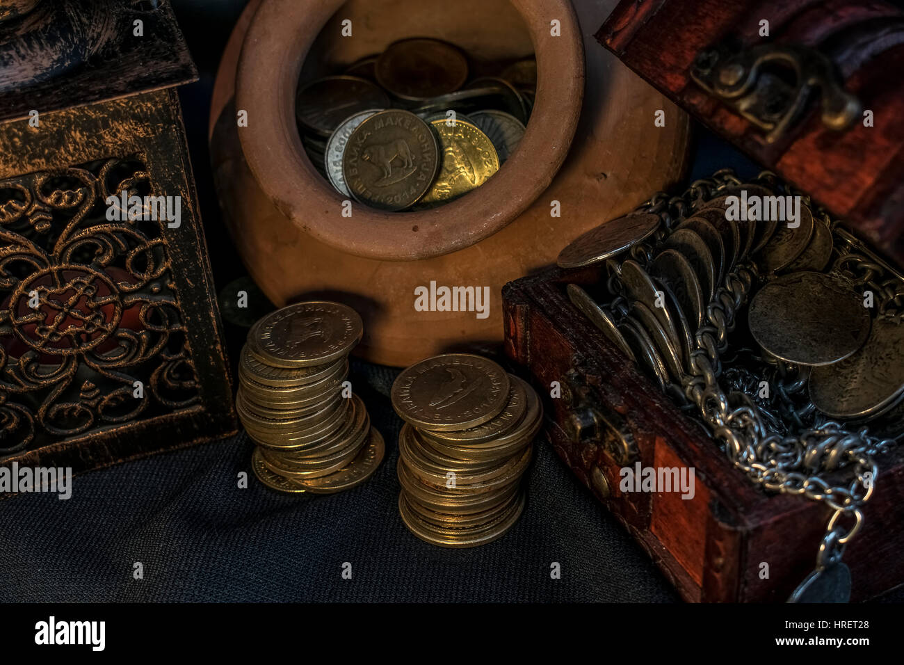 Treasure pile hi-res stock photography and images - Alamy