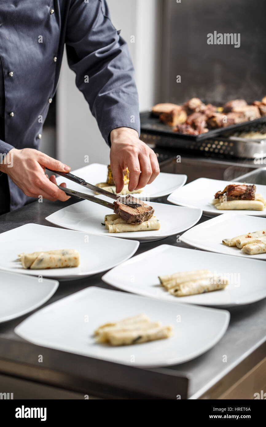 Hotel food kitchen hi-res stock photography and images - Alamy