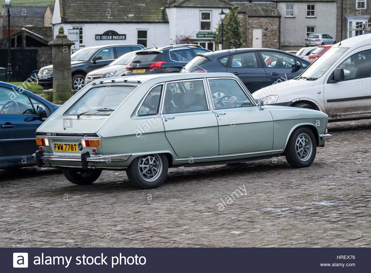 Renault 16 Stock Photos & Renault 16 Stock Images - Alamy