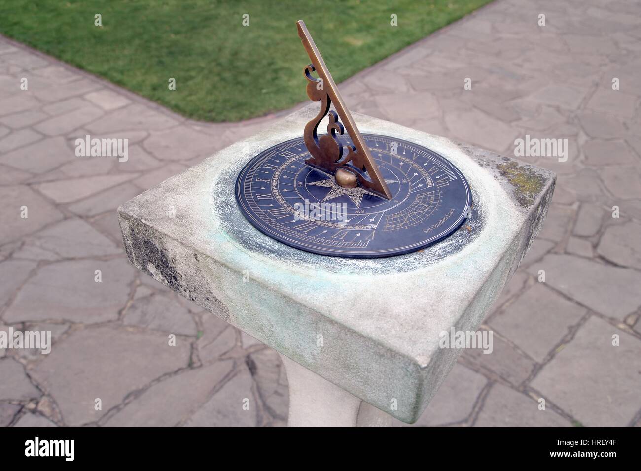 Brass sundial hi-res stock photography and images - Alamy