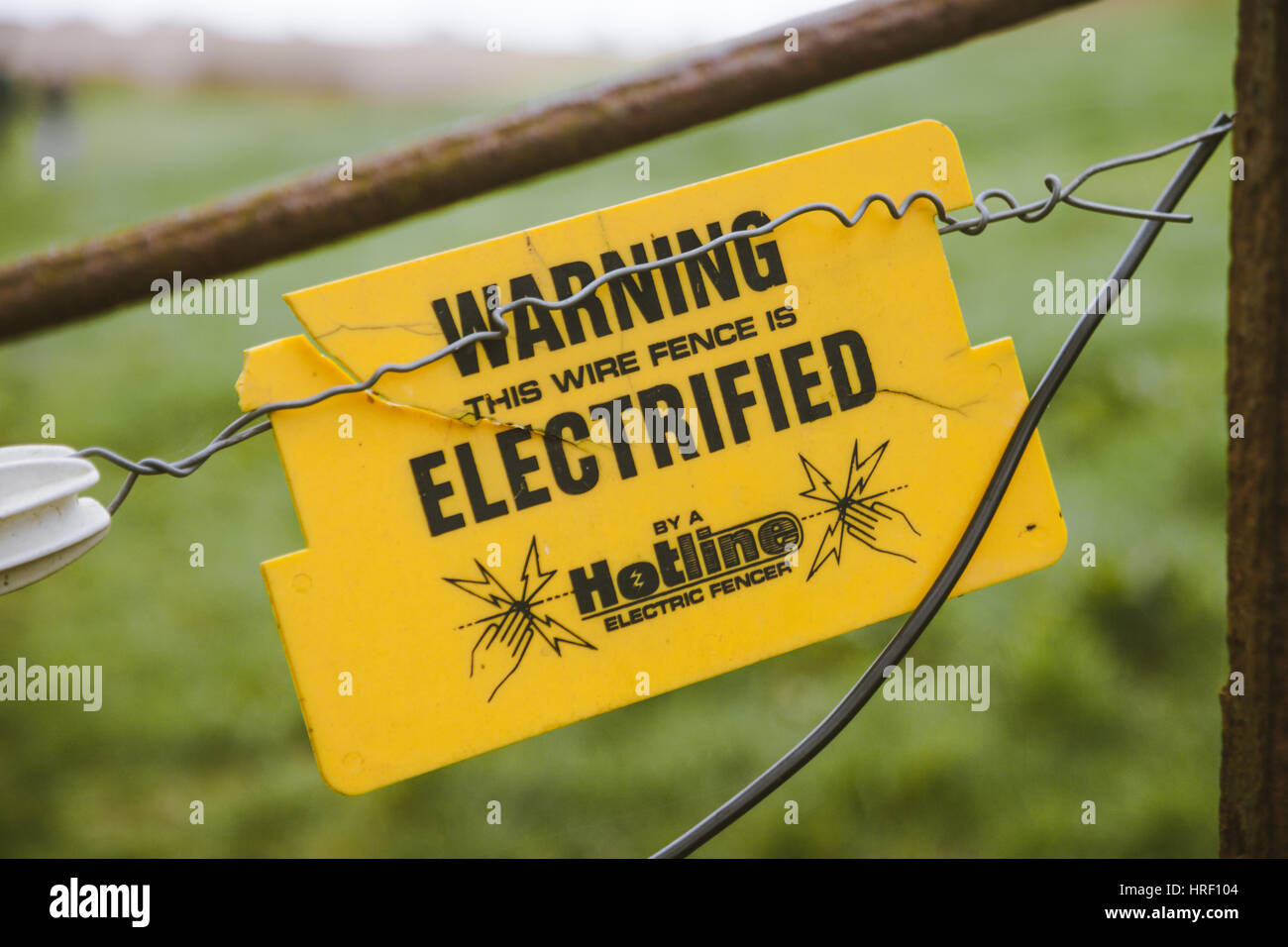Electric fence sign hi-res stock photography and images - Alamy