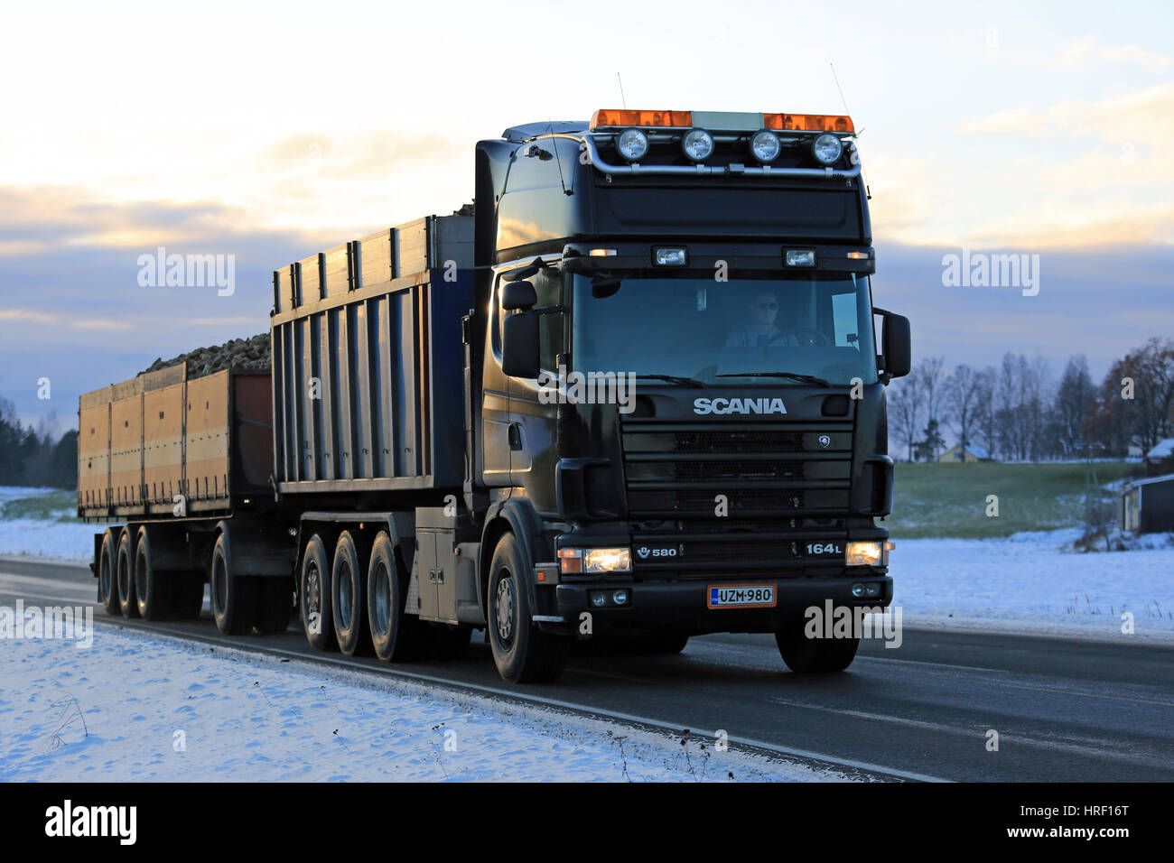 Black scania hi-res stock photography and images - Alamy