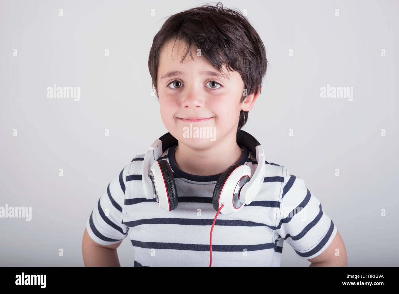 Child listen music hi-res stock photography and images - Alamy