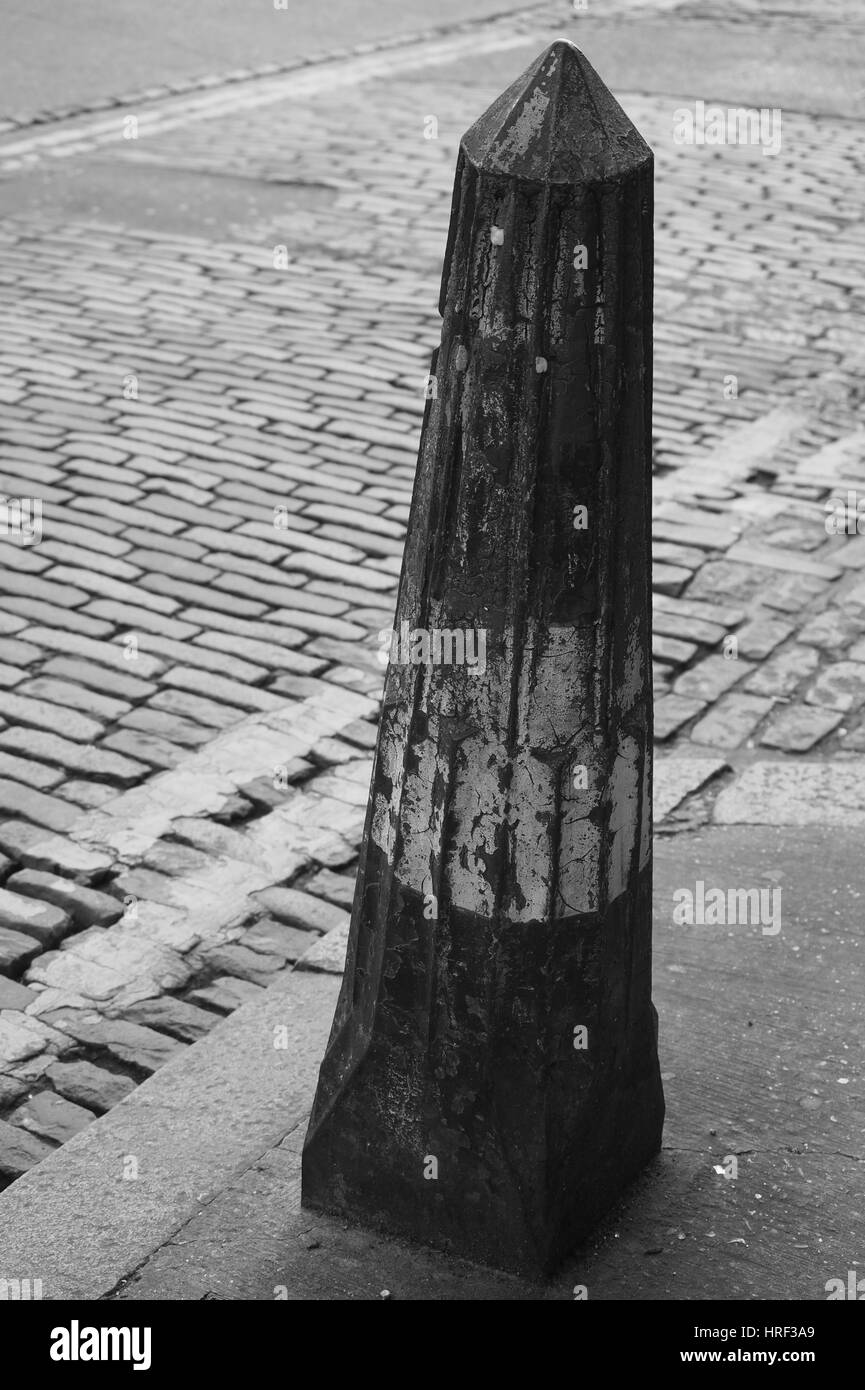 Bollard pole hi-res stock photography and images - Alamy