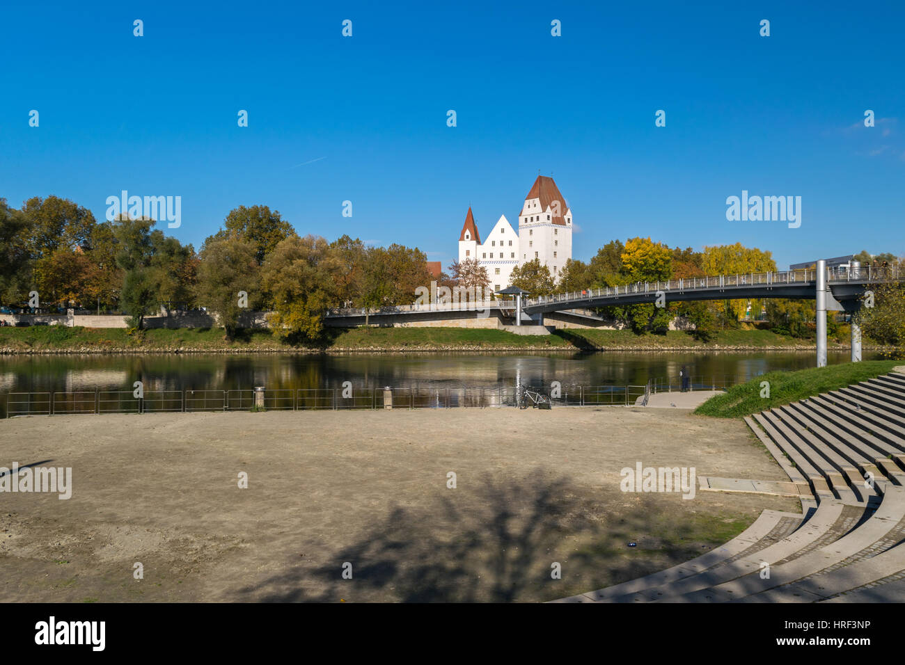 Wonderful autumn landscape by Danube River, Neues Schloss Castle ...