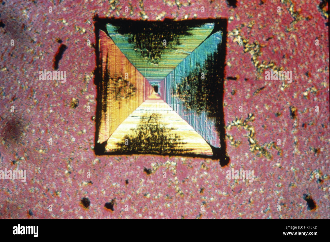 Sodium chloride crystal structure hi-res stock photography and images ...