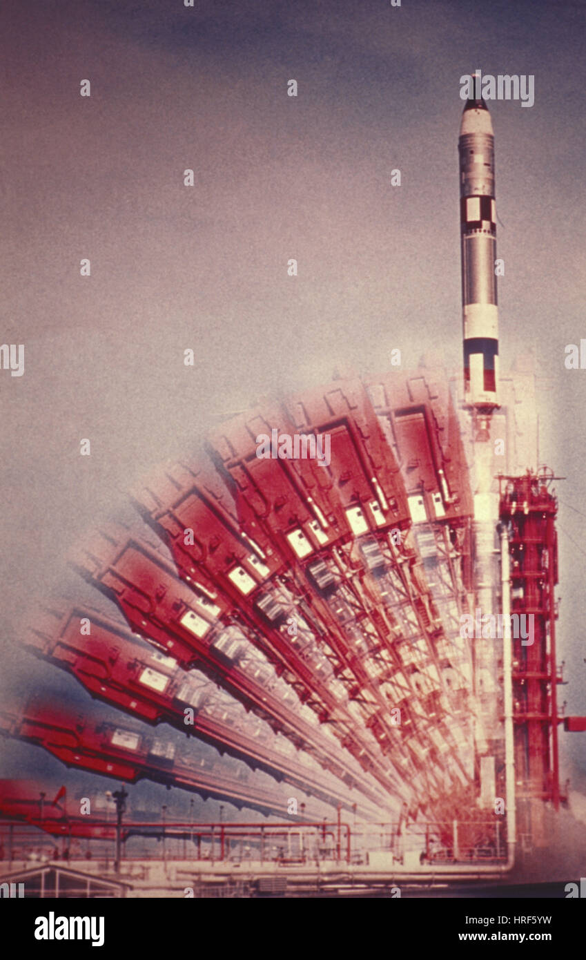 Gemini 10 hi-res stock photography and images - Alamy