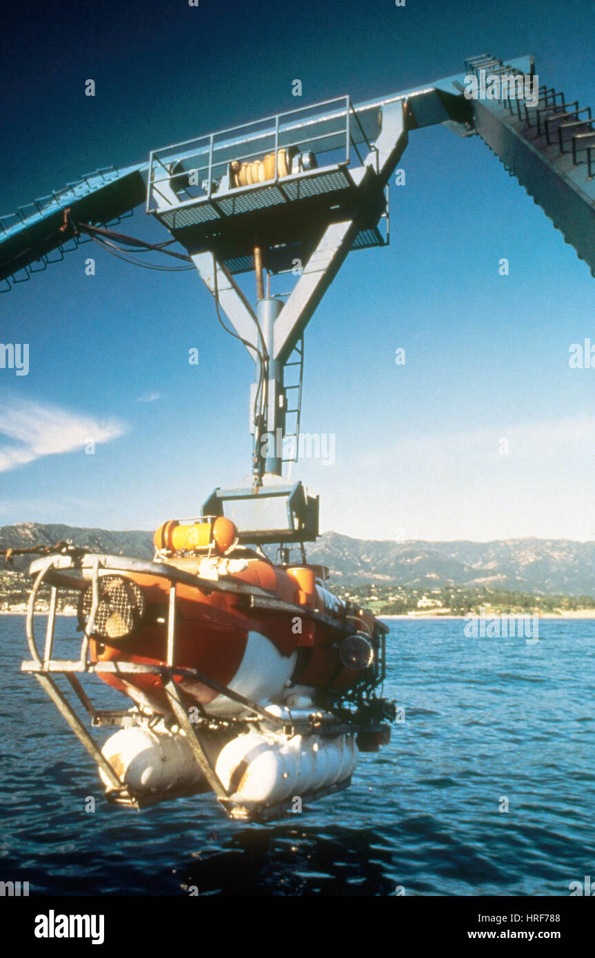 Deep diving submersible hi-res stock photography and images - Alamy