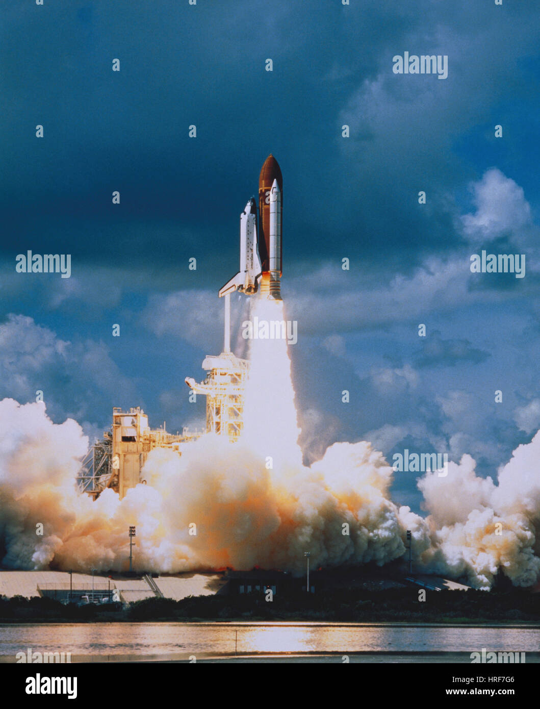 Launch space shuttle atlantis hi-res stock photography and images - Alamy