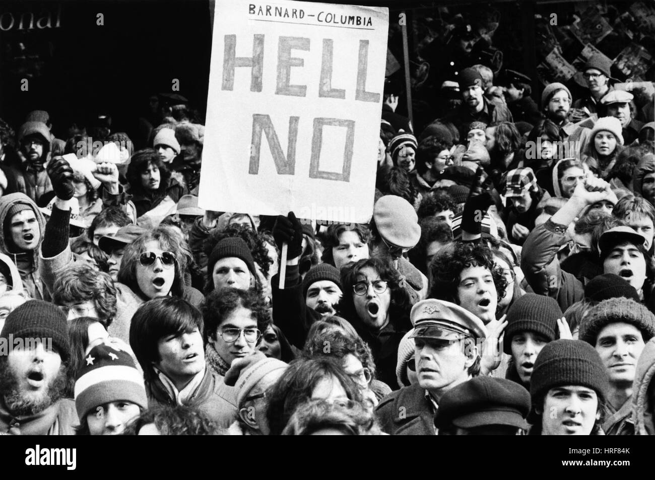 Anti drafting hi-res stock photography and images - Alamy