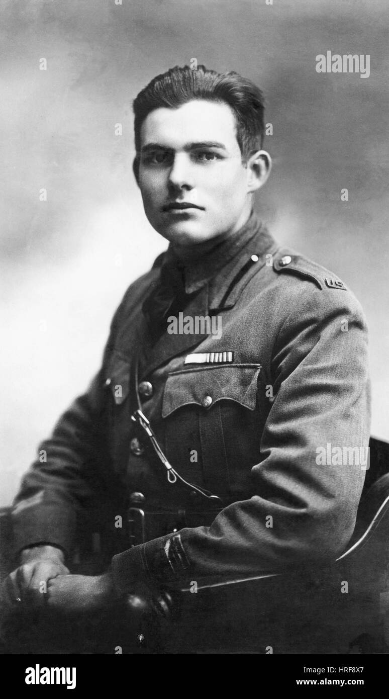 Ernest hemingway hi-res stock photography and images - Alamy