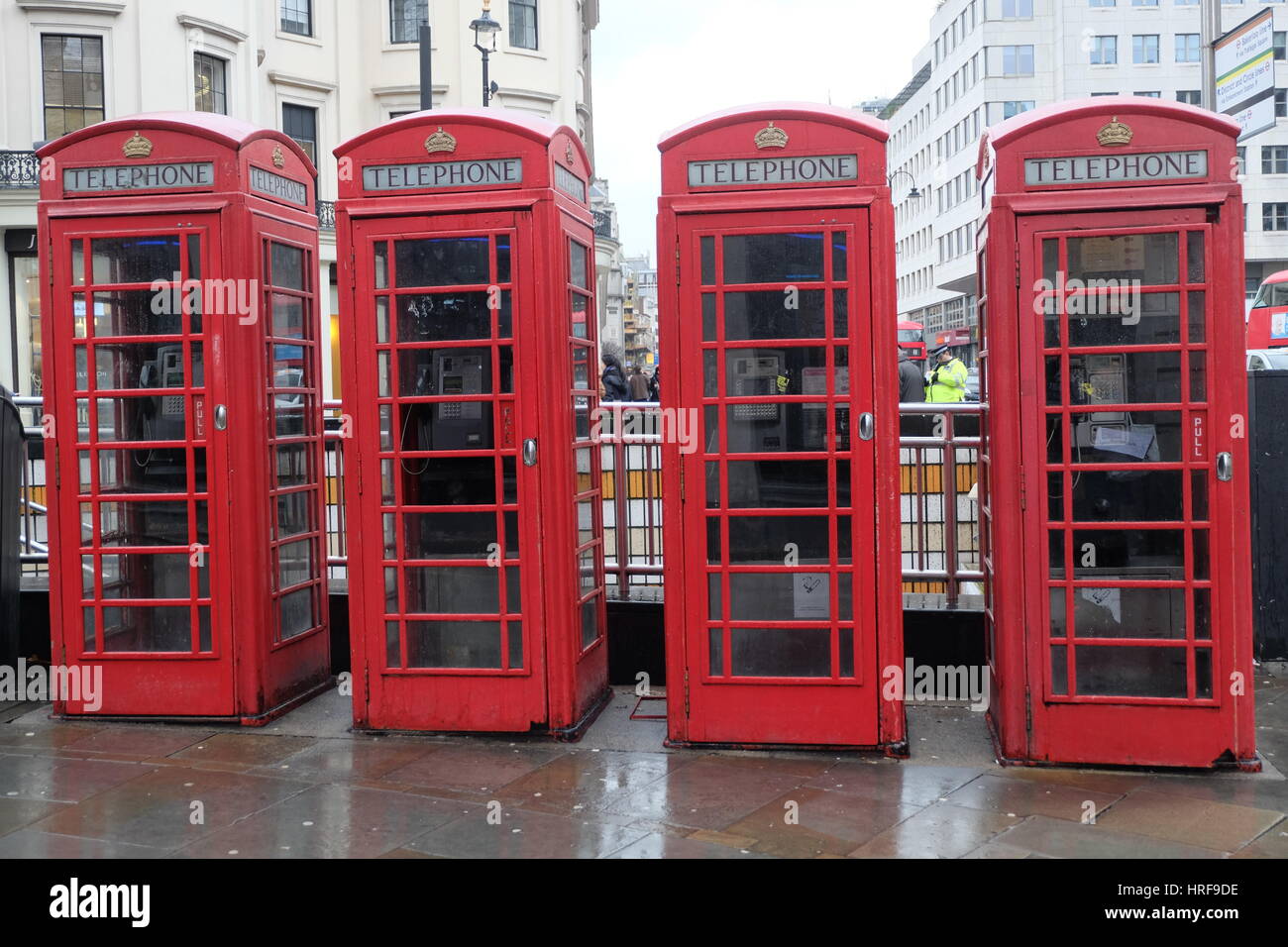 Classic london telephone box hi-res stock photography and images - Alamy