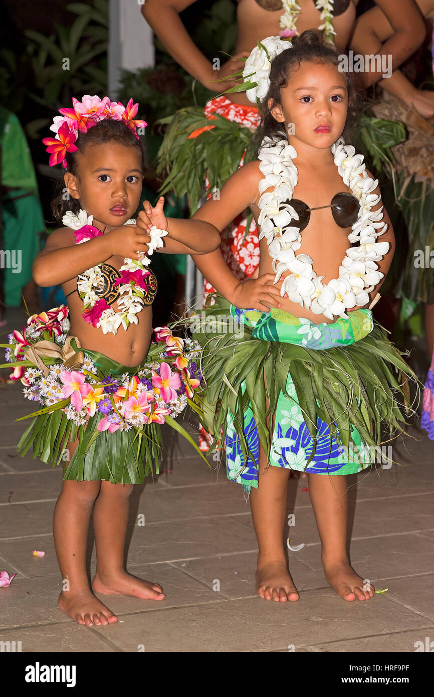 Polynesian girls hi-res stock photography and images - Alamy