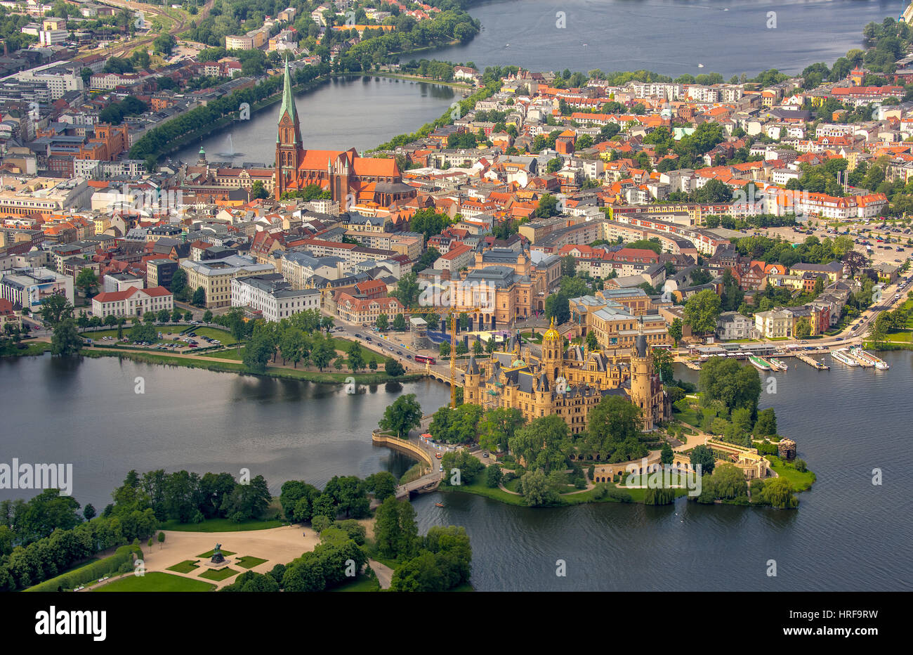 Historic centre with castle Schwerin, Burggarten, Burgsee, Lake ...