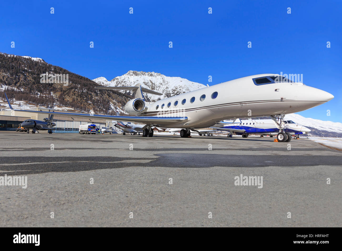 Gulfstream aerospace gulfstream g650 hi-res stock photography and ...