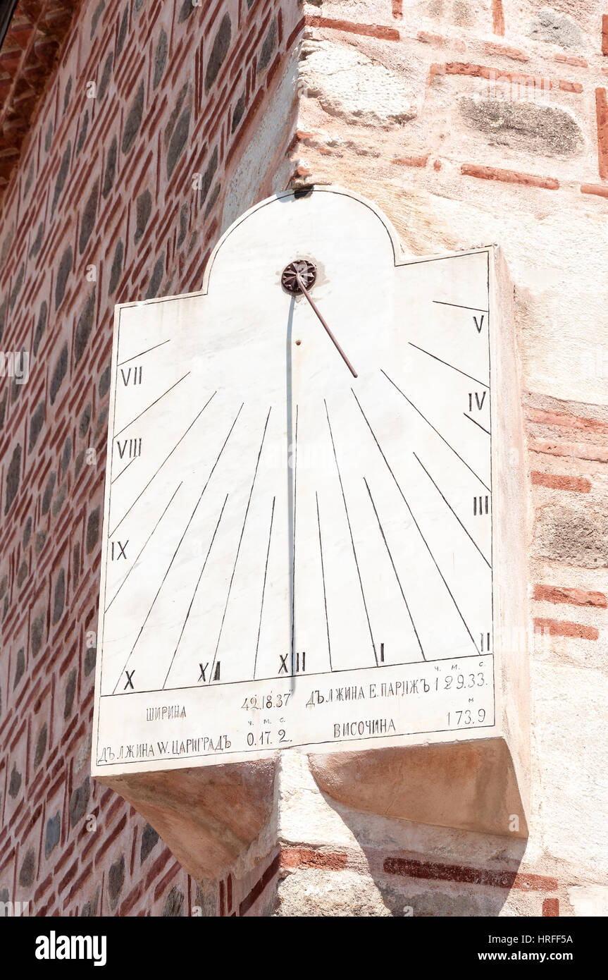 Ancient sundial clock face hi-res stock photography and images - Alamy