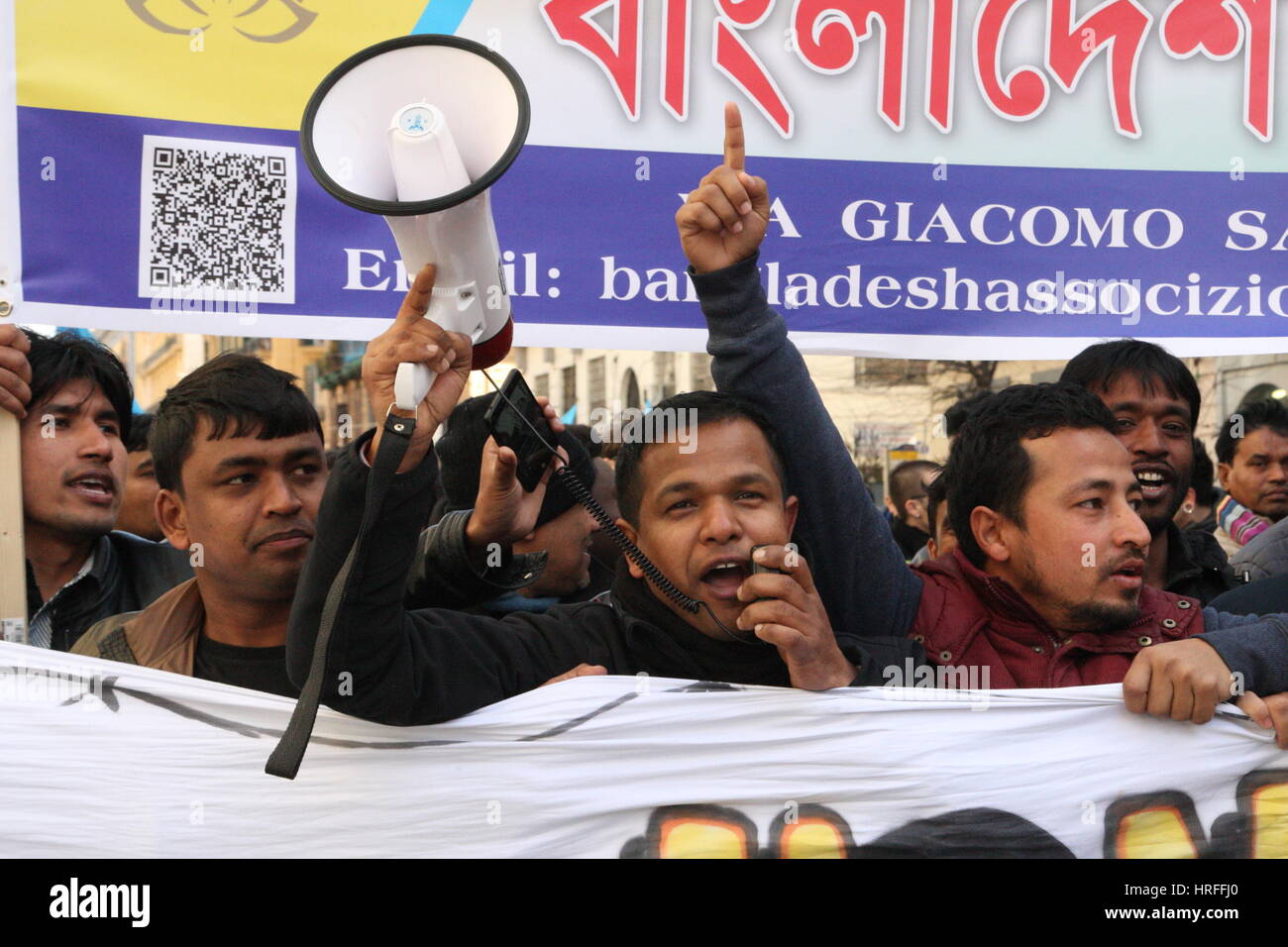 Napoli, Italy. 01st Mar, 2017. Anti-racist rally in Naples: procession ...