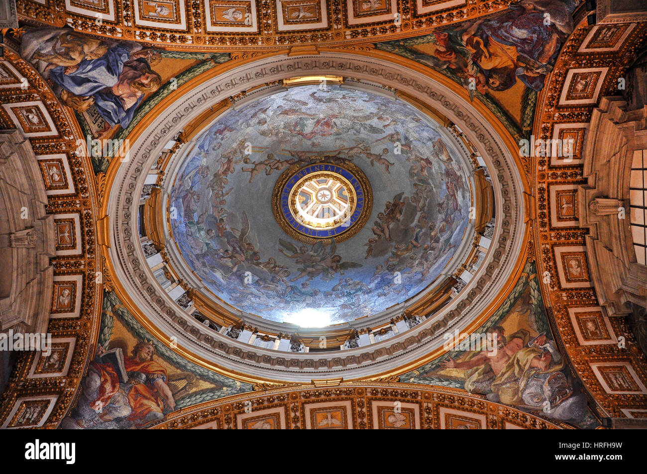 VATICAN, ITALY - MARCH 16, 2016: The ceiling of the Saint Peter ...
