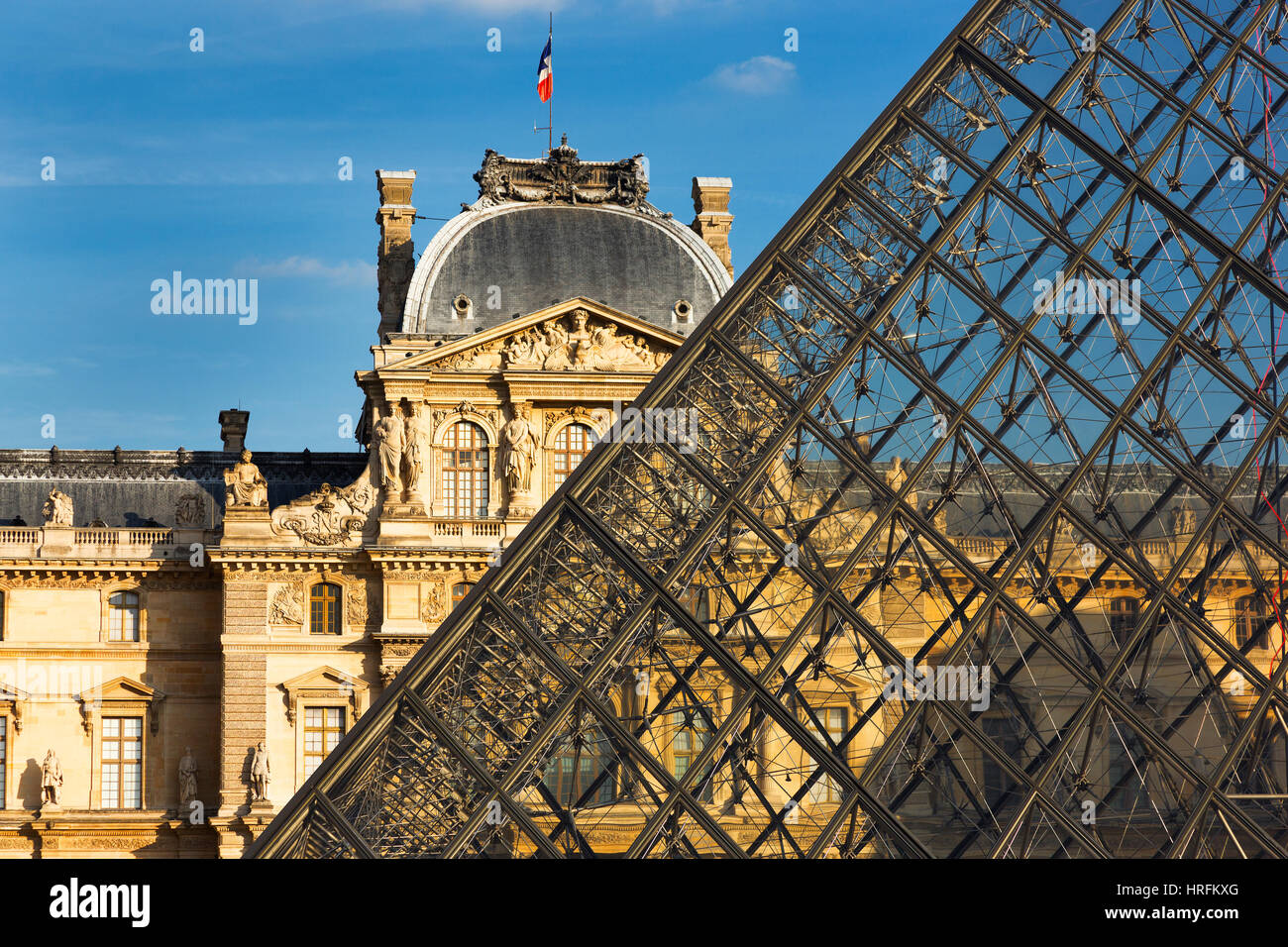 The Louvre old and new architecture structure of the great art ...