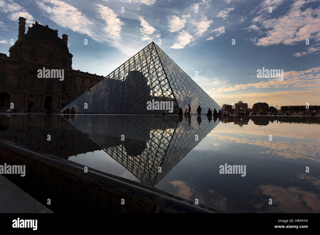 The Louvre old and new architecture structure of the great art ...