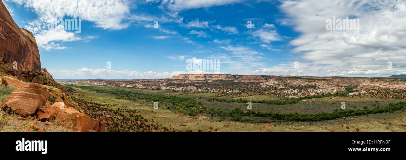 Narrow valley hi-res stock photography and images - Alamy