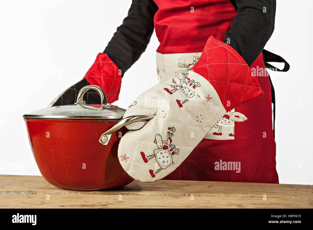 Kitchen concept - apron,gloves, Christmas dish Stock Photo - Alamy