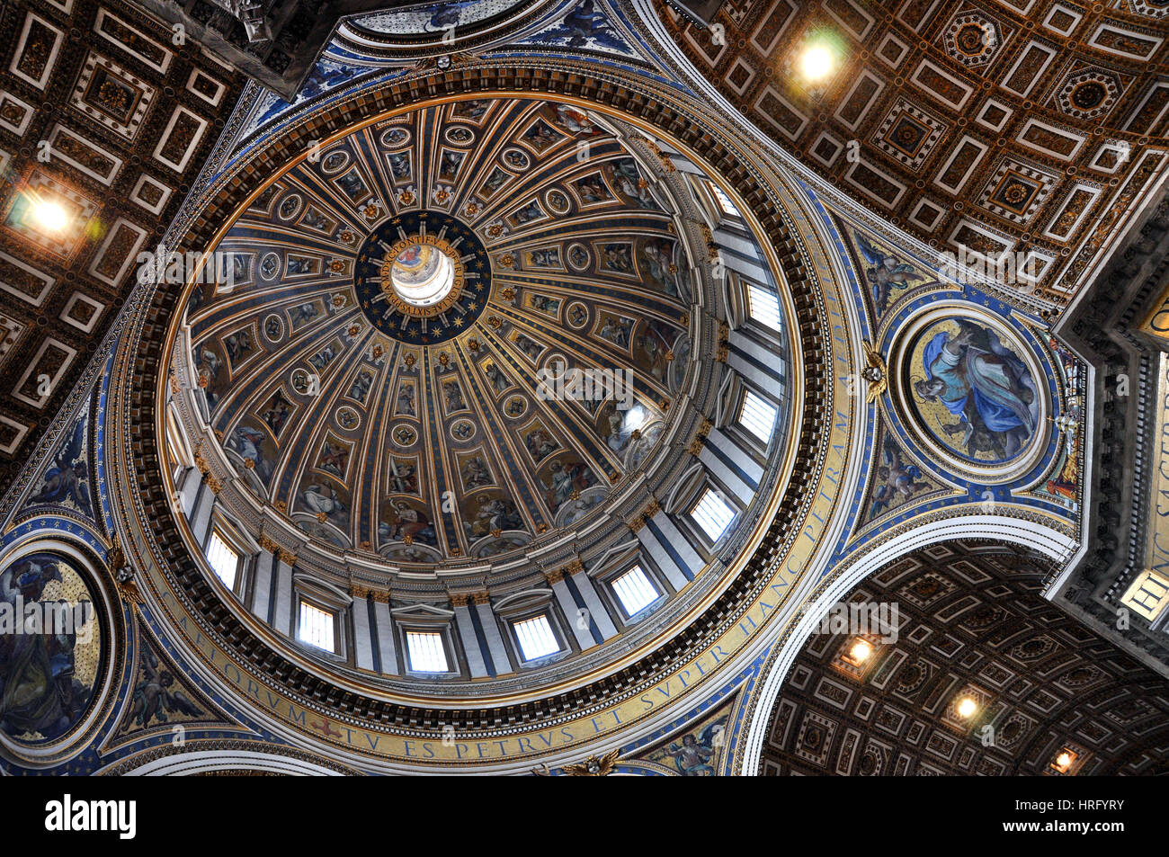 VATICAN, ITALY - MARCH 16, 2016: The ceiling of the Saint Peter ...