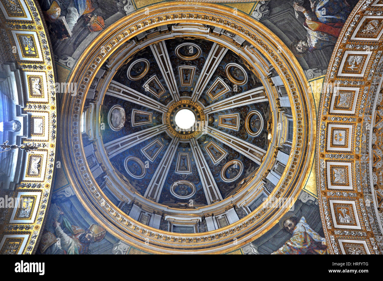 VATICAN, ITALY - MARCH 16, 2016: The ceiling of the Saint Peter ...