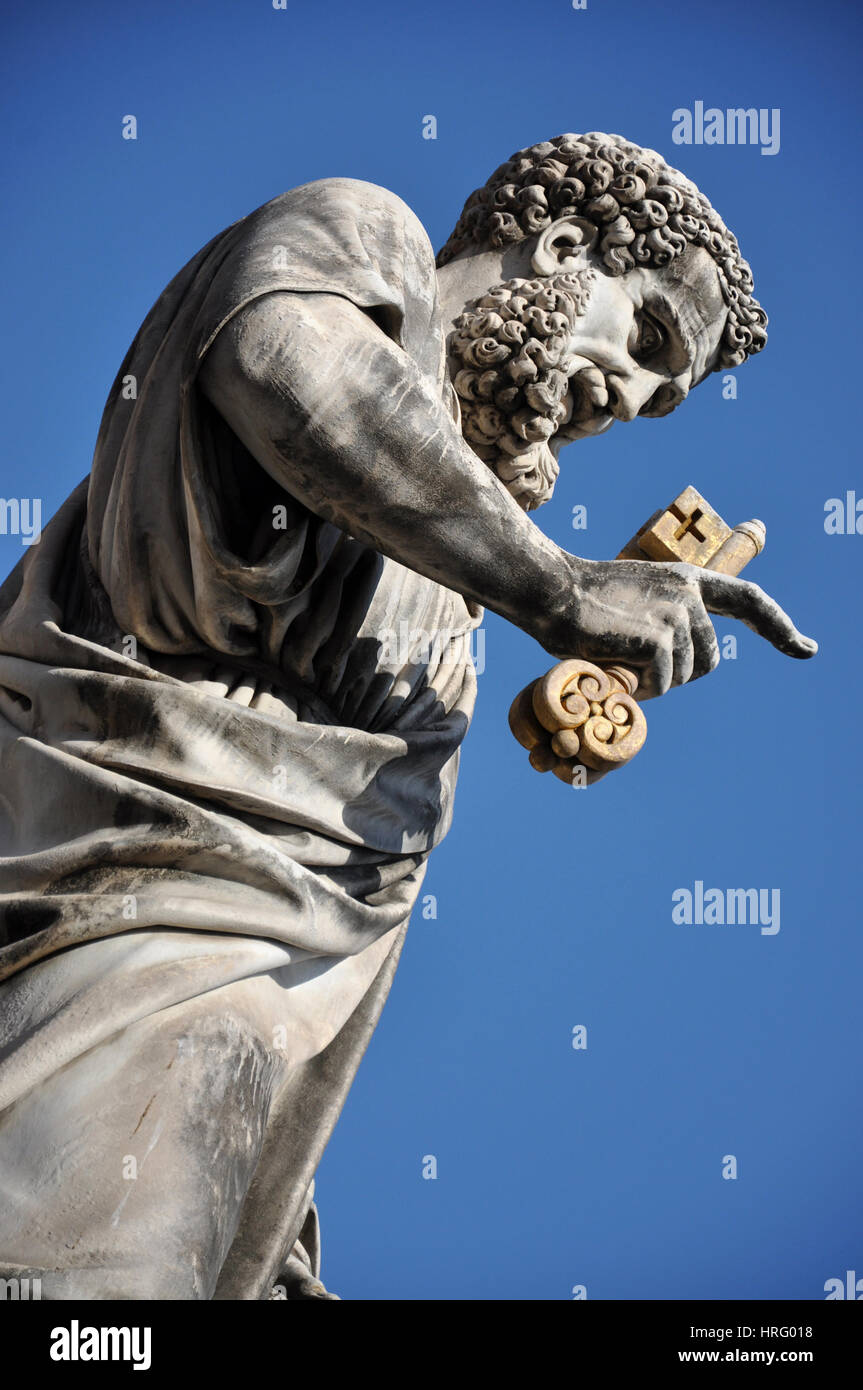 Statue of Saint Peter holding a key. Vatican city Stock Photo - Alamy