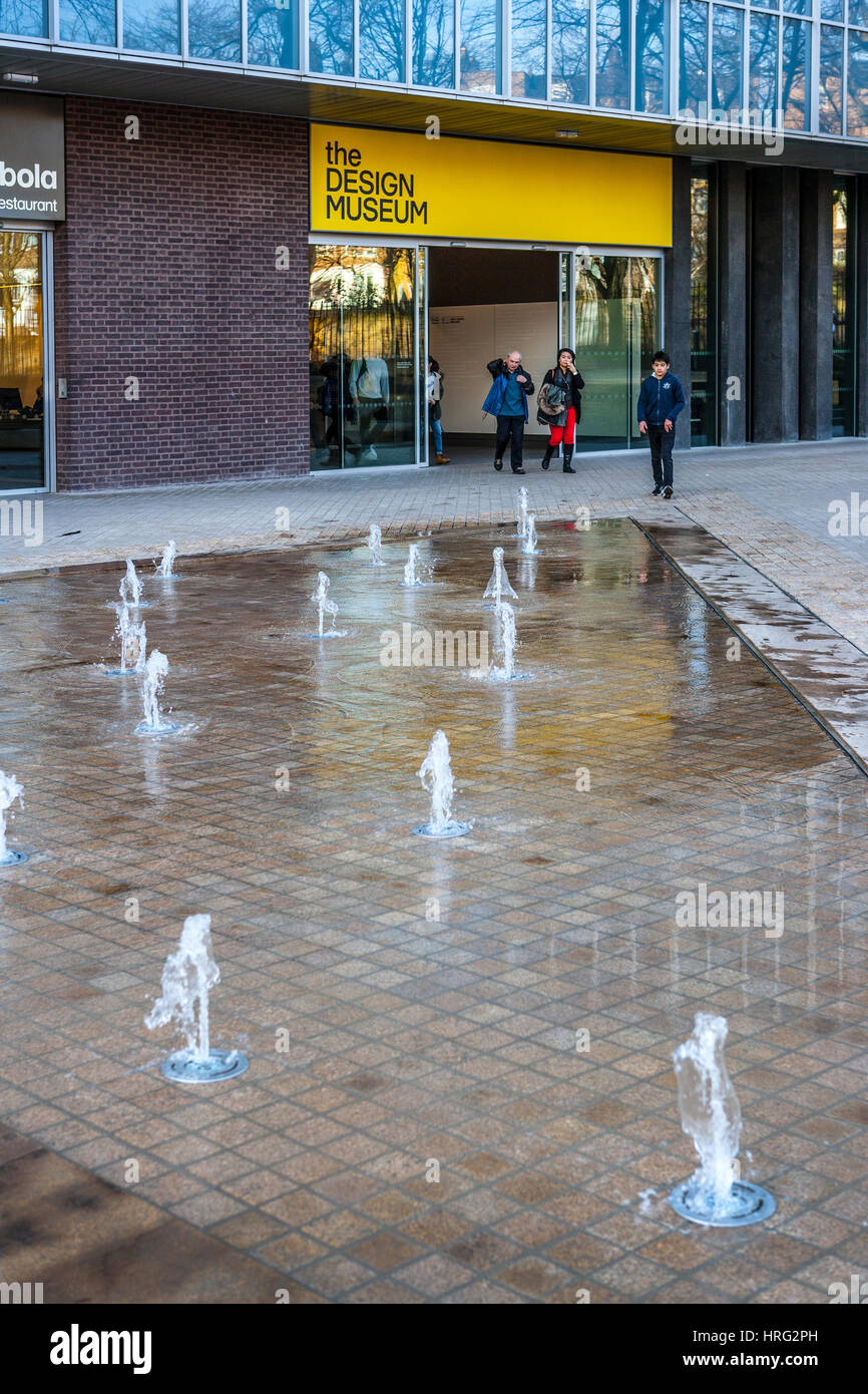 Design museum forecourt water feature hi-res stock photography and ...