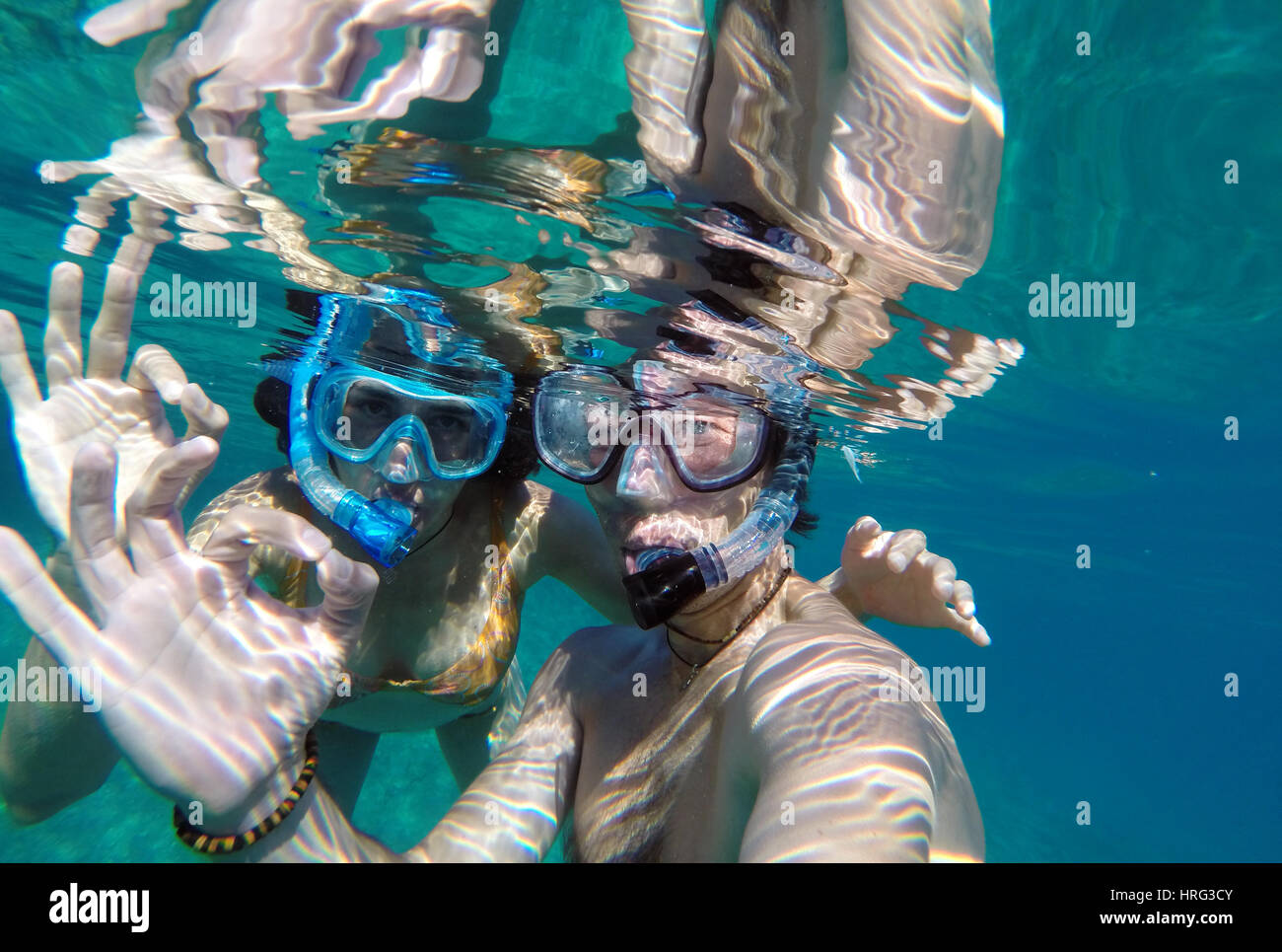 Snorkeling couple hi-res stock photography and images - Alamy