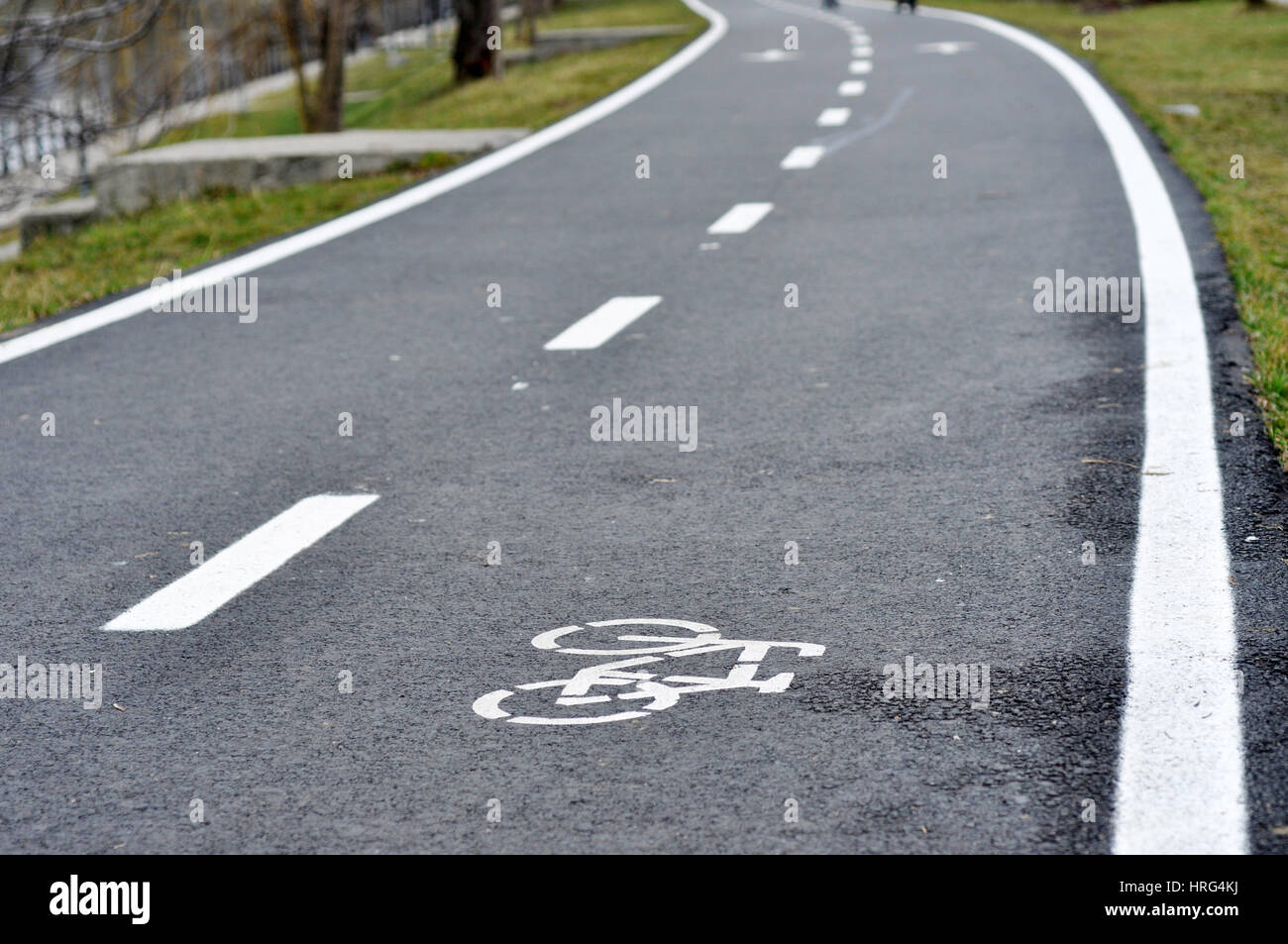 Bicycle road sign, bike lane Stock Photo - Alamy