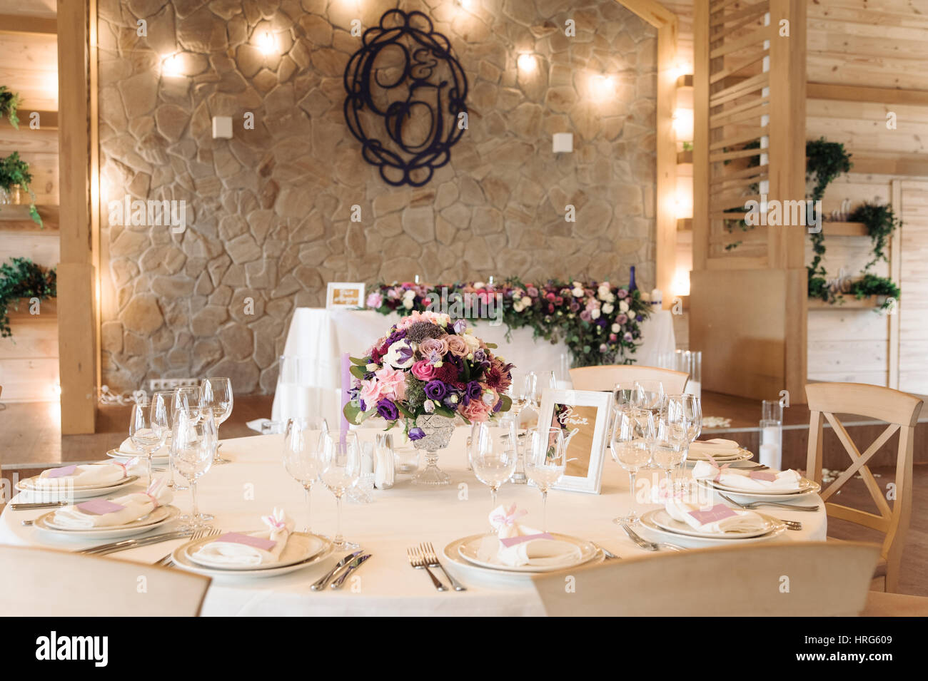 Table decor in the restaurant Stock Photo - Alamy