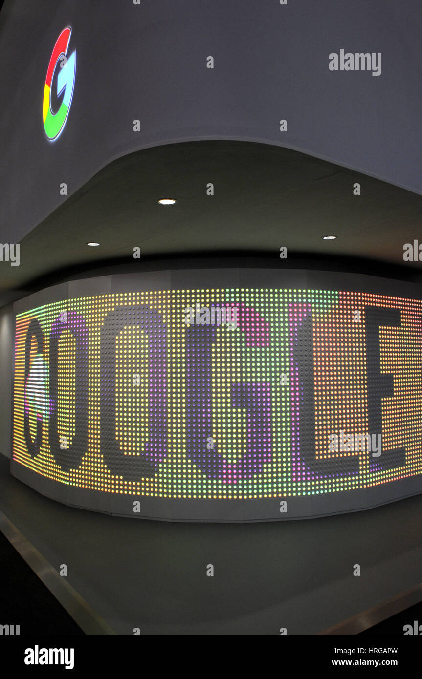 Google stand hi-res stock photography and images - Alamy