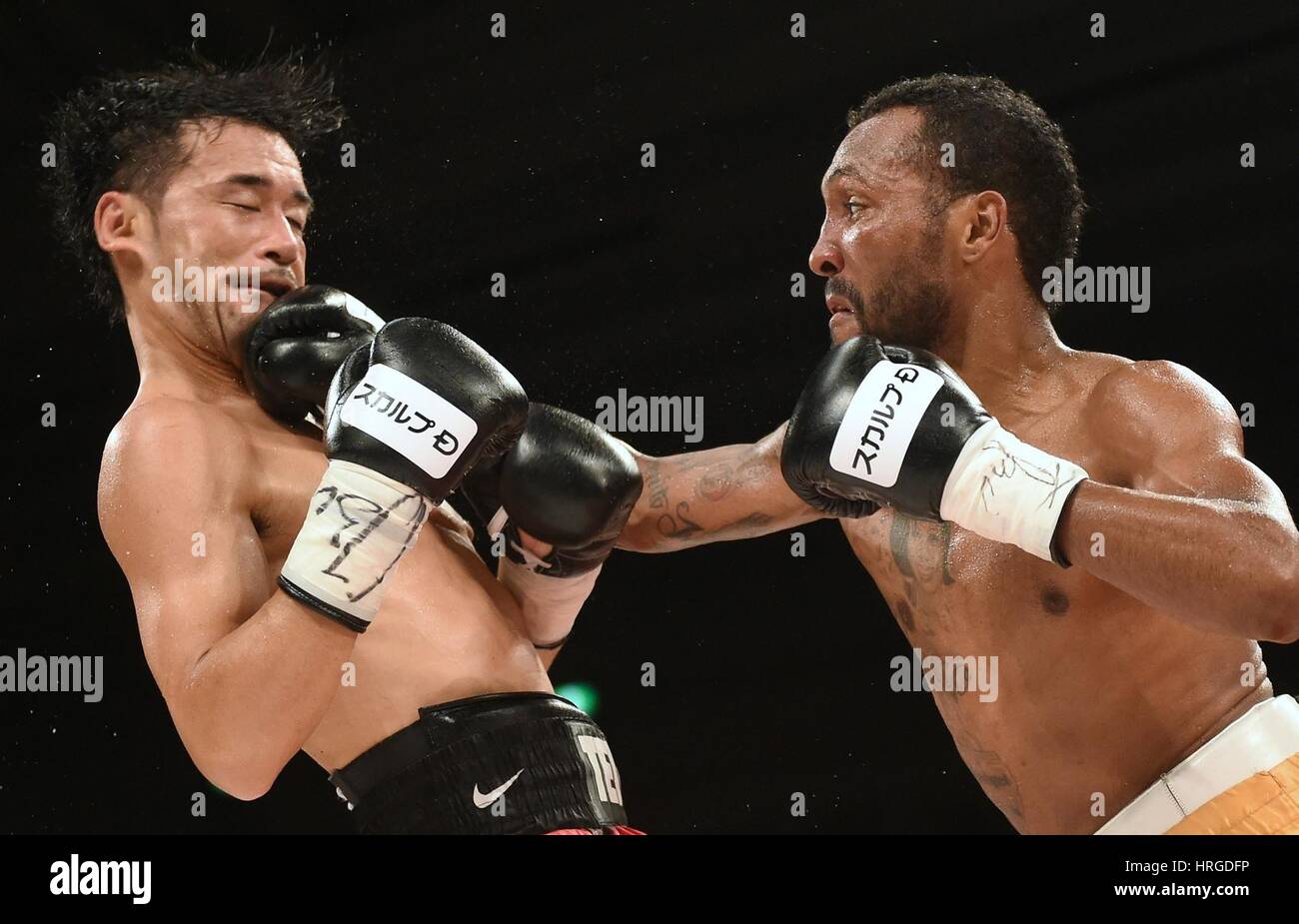 Osaka, Osaka, Japan. 16th Sep, 2016. Shinsuke Yamanaka (JPN), Anselmo ...