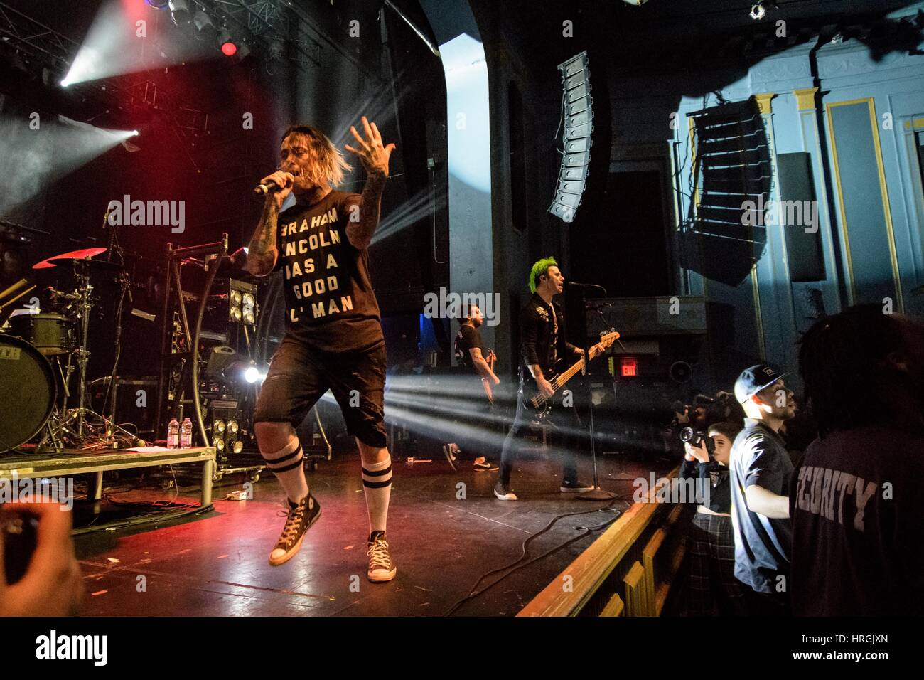 Falling in reverse hi-res stock photography and images - Alamy