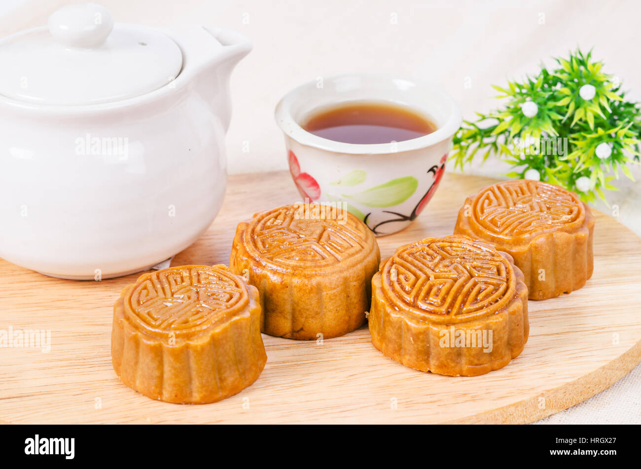 Chinese famous food moon cake hi-res stock photography and images - Alamy