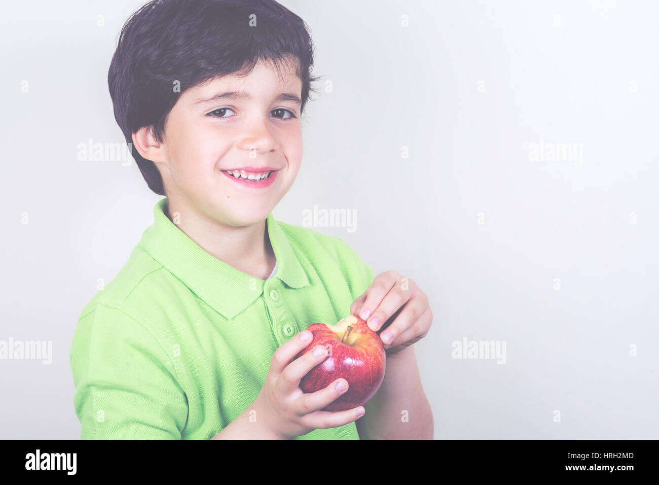 child with apple Stock Photo - Alamy