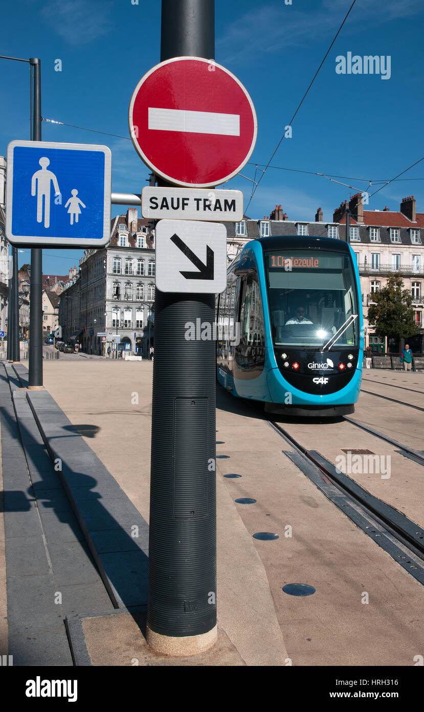 No entry not enter signs hi-res stock photography and images - Alamy