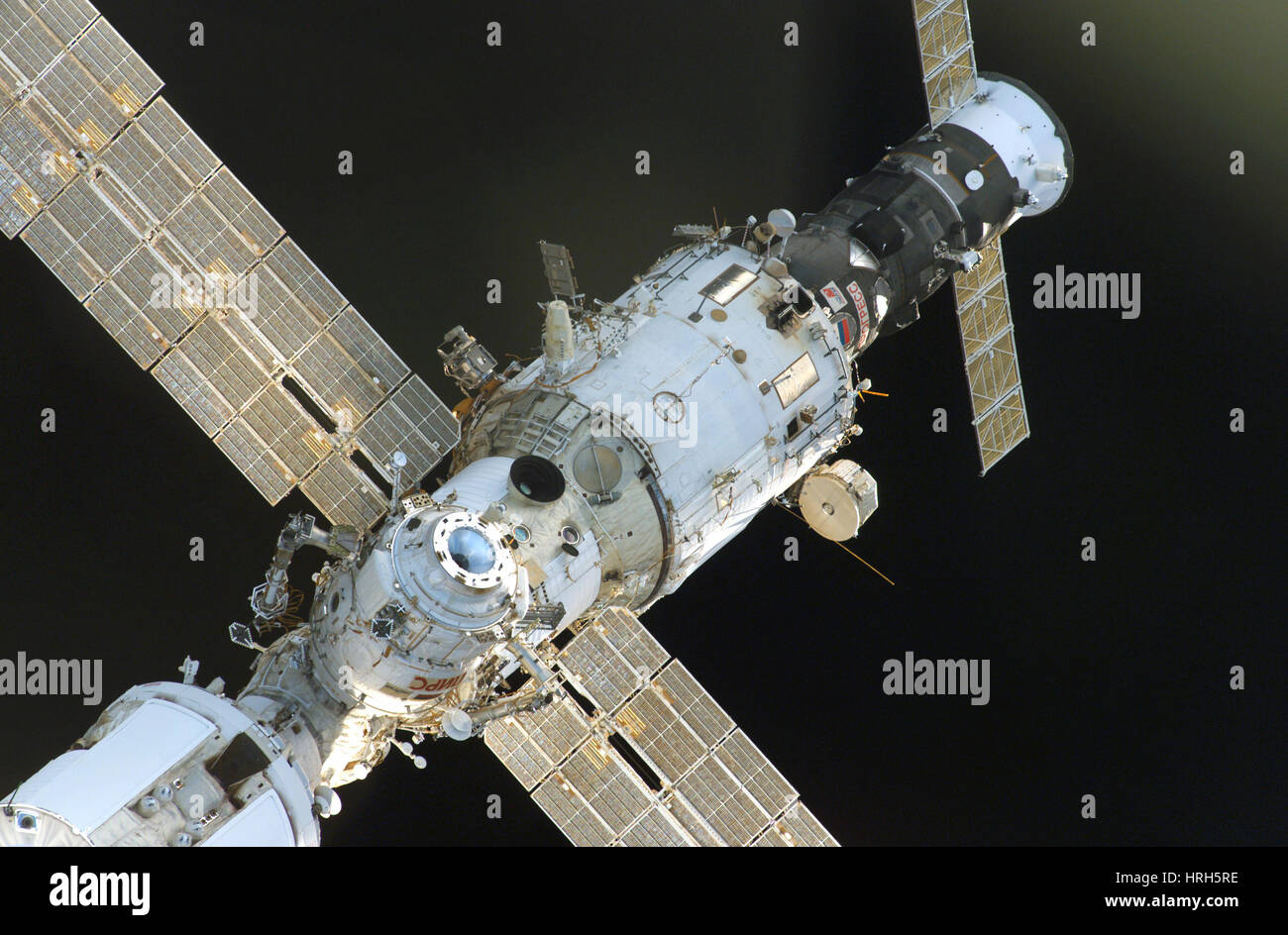International Space Station & Discovery Stock Photo - Alamy