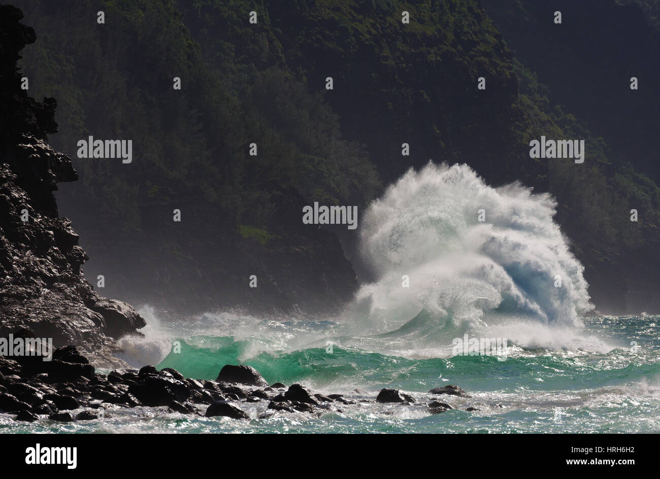 Ke'e Beach, Super Wave, Kauai, Hawaii Stock Photo - Alamy